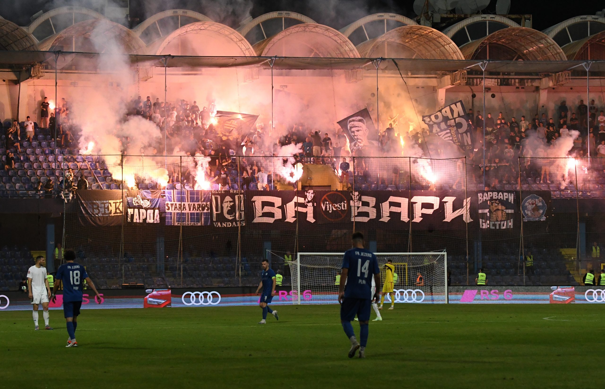 Varvari prozvali Dečić /FOTO/ • CG-Fudbal